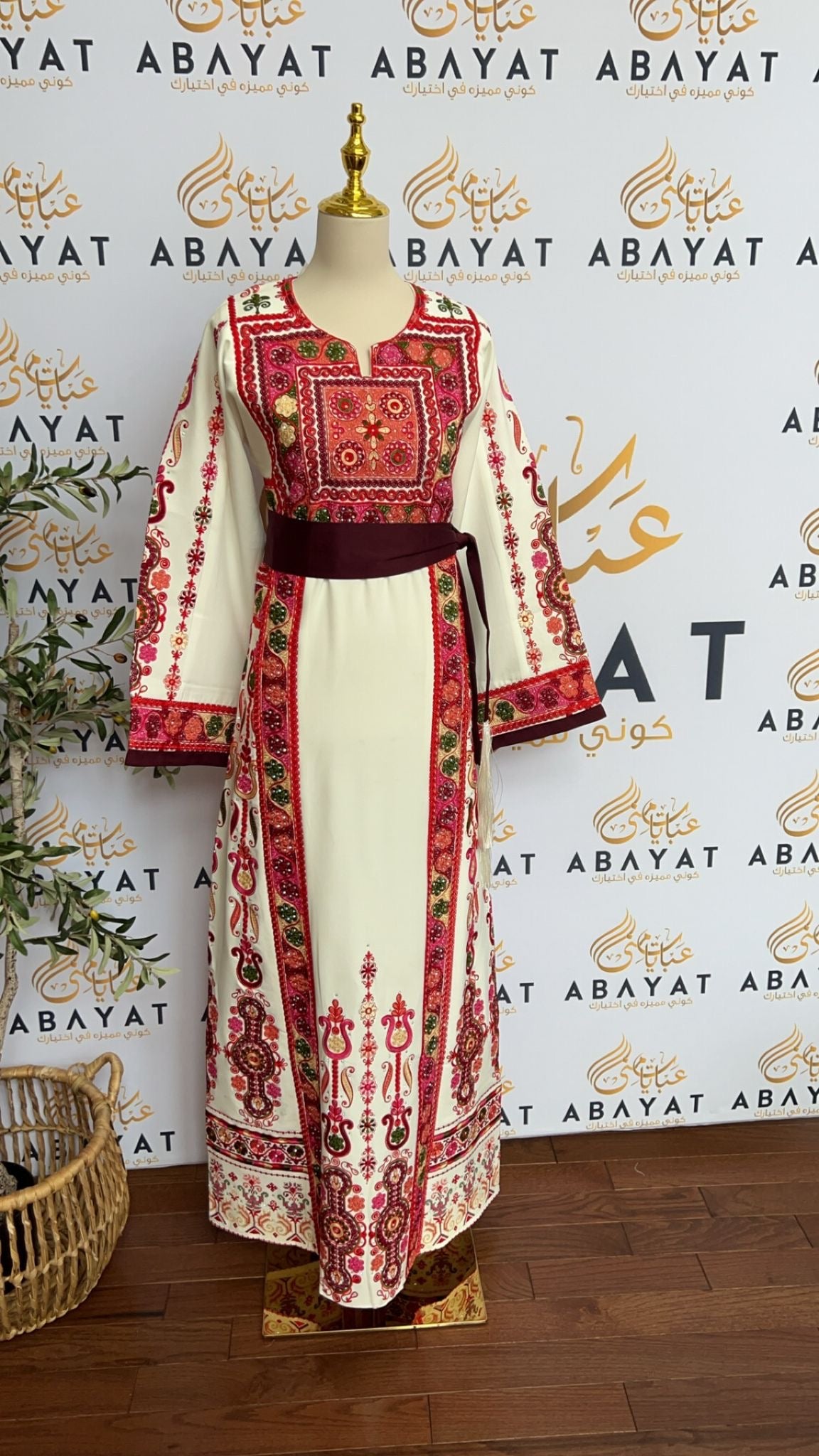 Traditional Red Thobe – ABAYATMUNA