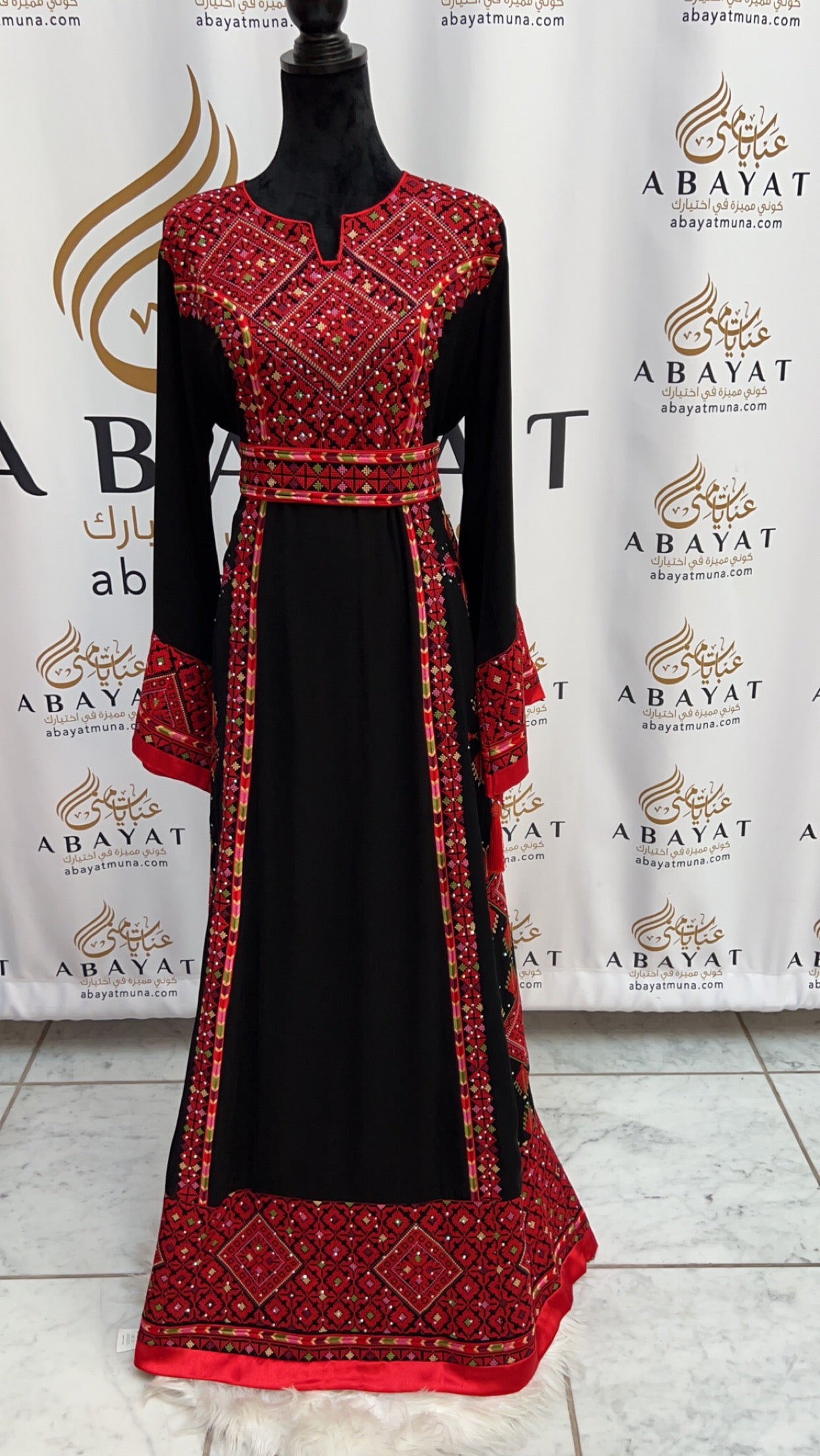 Beautiful Thobe black and red 44 – ABAYATMUNA